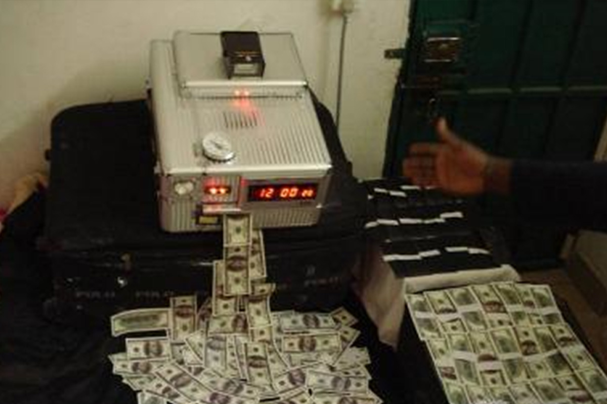 Machine for Cleaning Defaced Currencies – SARL MARS